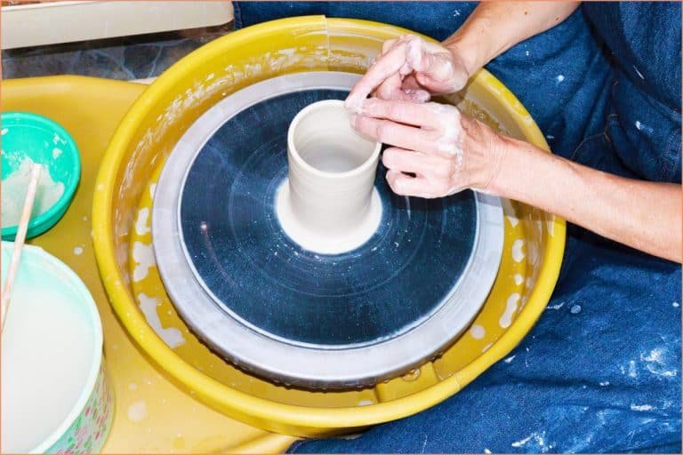 Wheel Throwing Vs Hand Building - The Differences Explained - Pottery ...