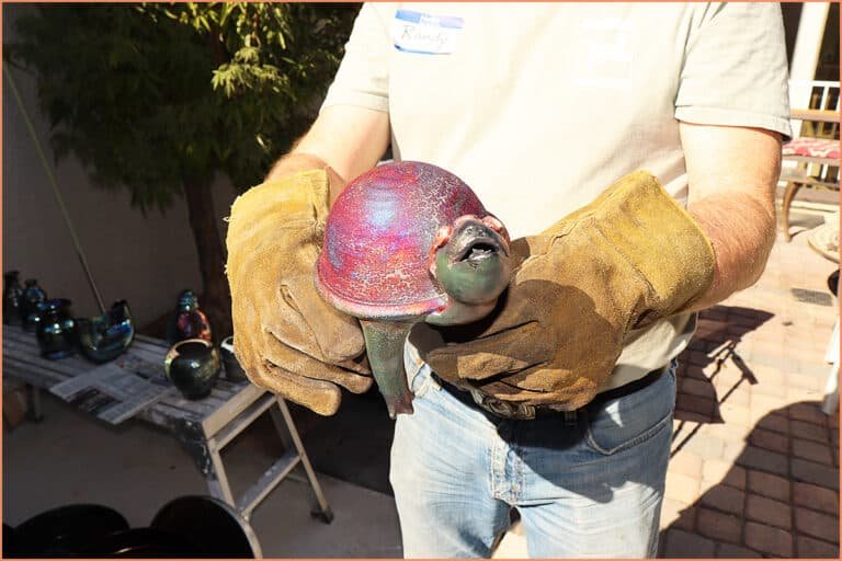 What Is Raku Pottery: Facts And Tips For Beginner Potters